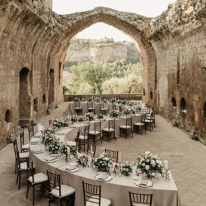 20 Impressive Serpentine Wedding Table Decor Ideas