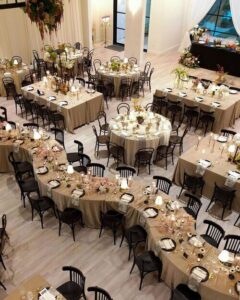 20 Impressive Serpentine Wedding Table Decor Ideas