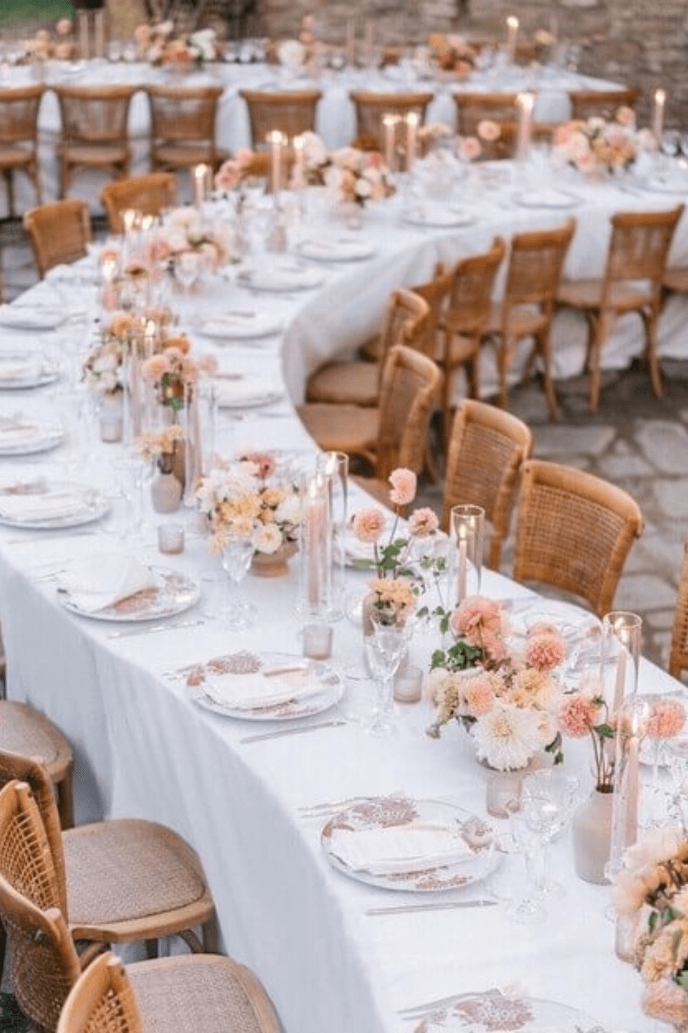 20 Impressive Serpentine Wedding Table Decor Ideas